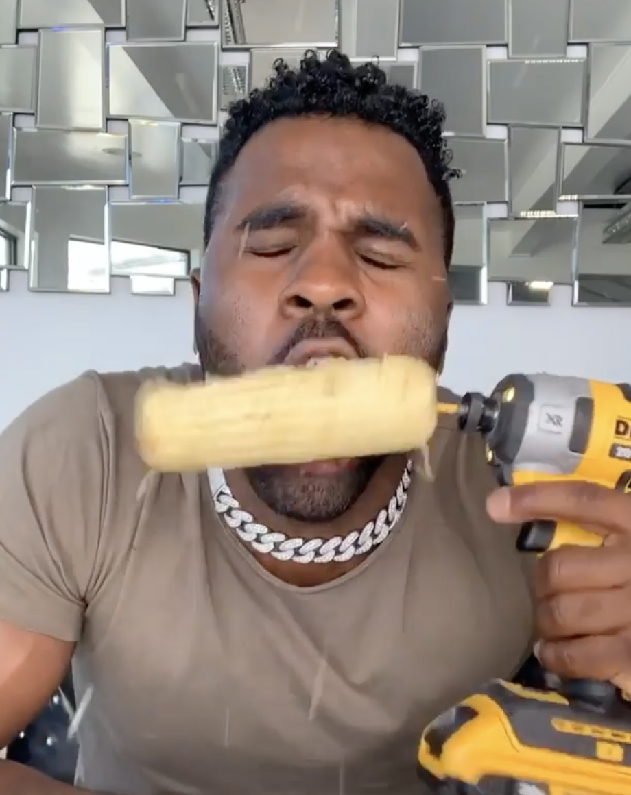 Cantante Jason Derulo Intentó Comer Maíz Usando un Taladro Y Las Cosas No Terminaron Bien ...